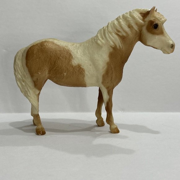 Breyer | Accents | Breyer Vintage Horse White And Tan Pinto Misty Of ...